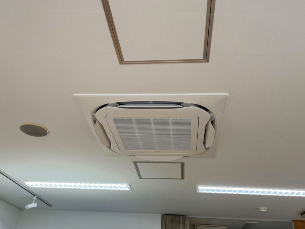 ダイキン製業務用天井埋め込みエアコン入替え＆全熱交換器新設工事｜台東区 | 業務用エアコン交換・取り付けはお任せ！エアコン総本舗
