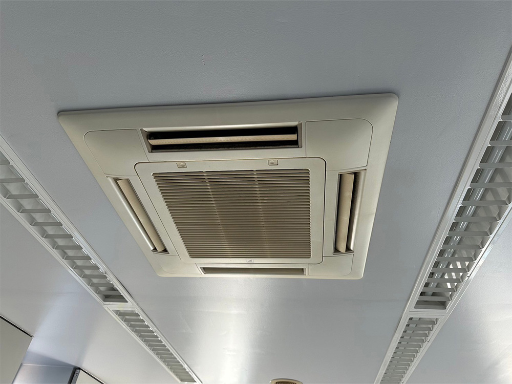 三菱電機製業務用天井埋込エアコン入替工事｜中央区 | 業務用エアコン交換・取り付けはお任せ！エアコン総本舗